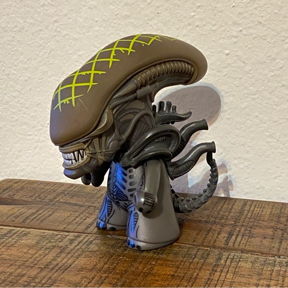 Titans | Accents | Avp Alien Xenomorph Vinyl Figure | Poshmark